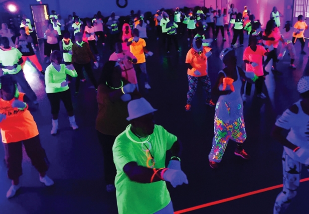 Blacklight-Neon-Zumba 2-2016
